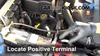 How to Jumpstart a 2003-2006 Ford Expedition - 2004 Ford Expedition XLT ...