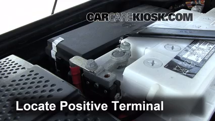 How to Jumpstart a 2005-2009 Land Rover LR3 - 2006 Land Rover LR3 SE 4 ...