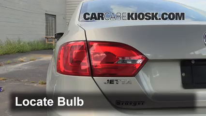 Tail Light Change 2011-2016 Volkswagen Jetta - 2011 Volkswagen Jetta SE ...